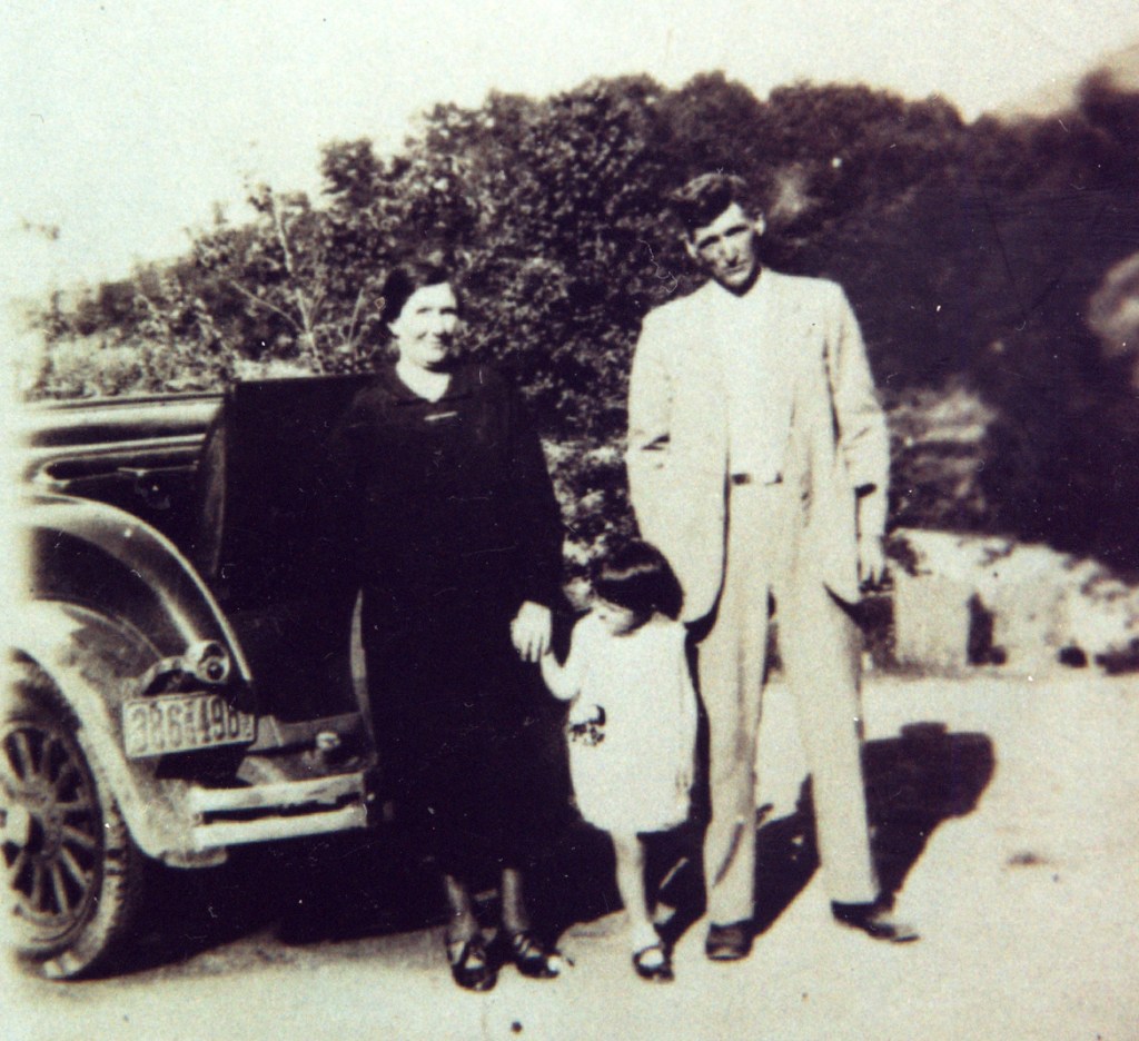 Wanda Howard Fisher Photograph Collection