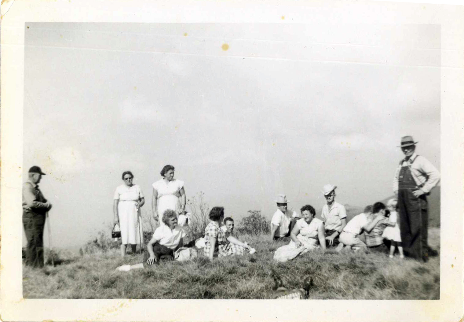 TEA 002 Alfred and Frances Reagan and Lea Teaster and Ira Whaley and ...